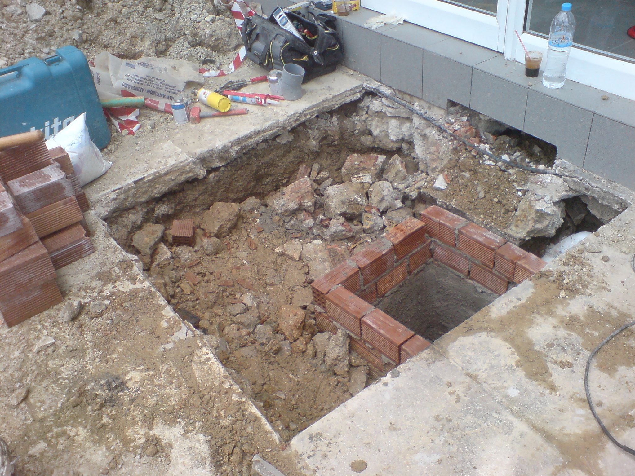 ΚΑΤΑΣΚΕΥΗ ΚΕΝΤΡΙΚΟΥ ΦΡΕΑΤΙΟΥ ΛΥΜΑΤΩΝ ΠΟΛΥΚΑΤΟΙΚΙΑΣ "ΝΕΑ ΙΩΝΙΑ"